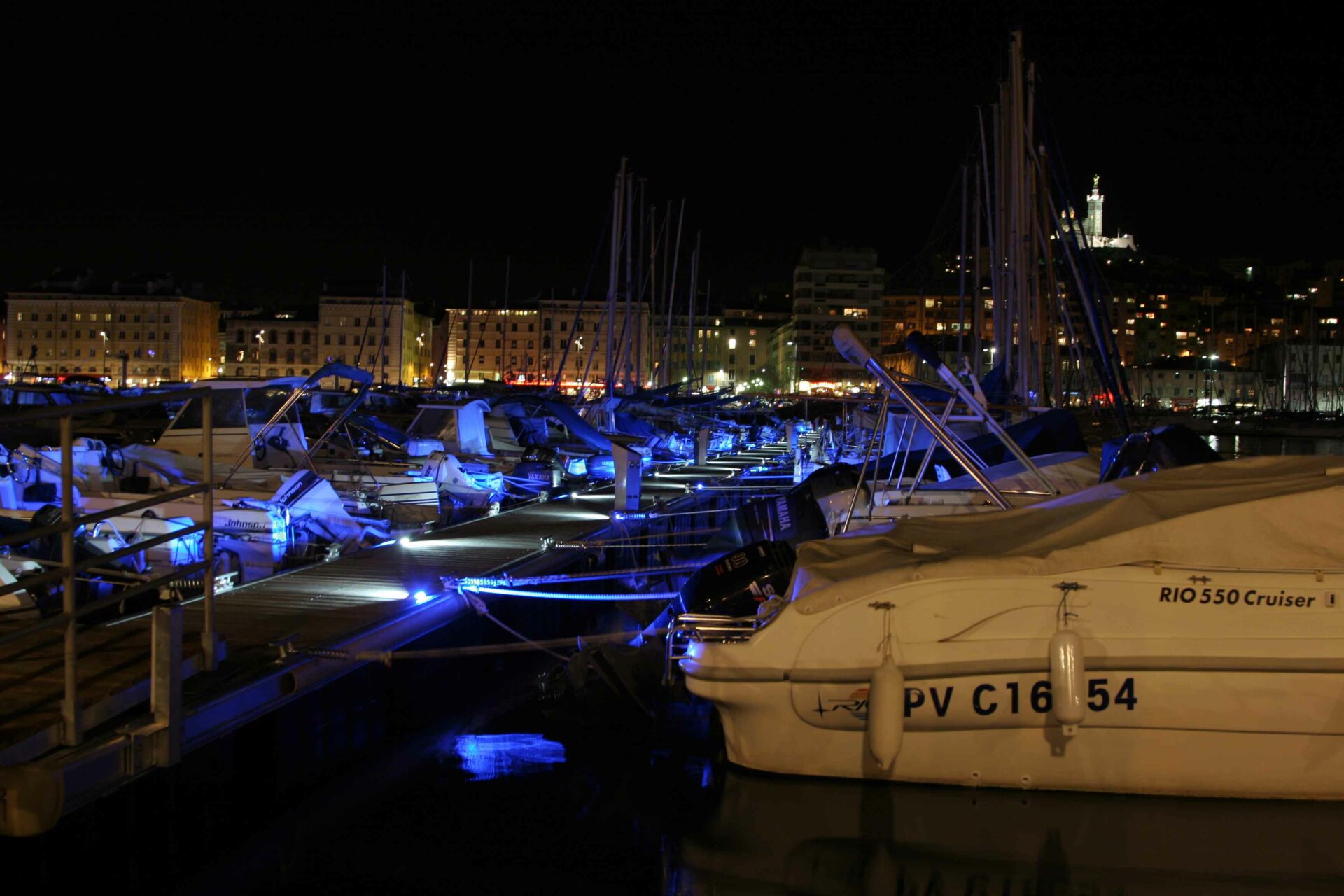 Lighting of the pontoons of the Vieux-Port of Marseille | LEC